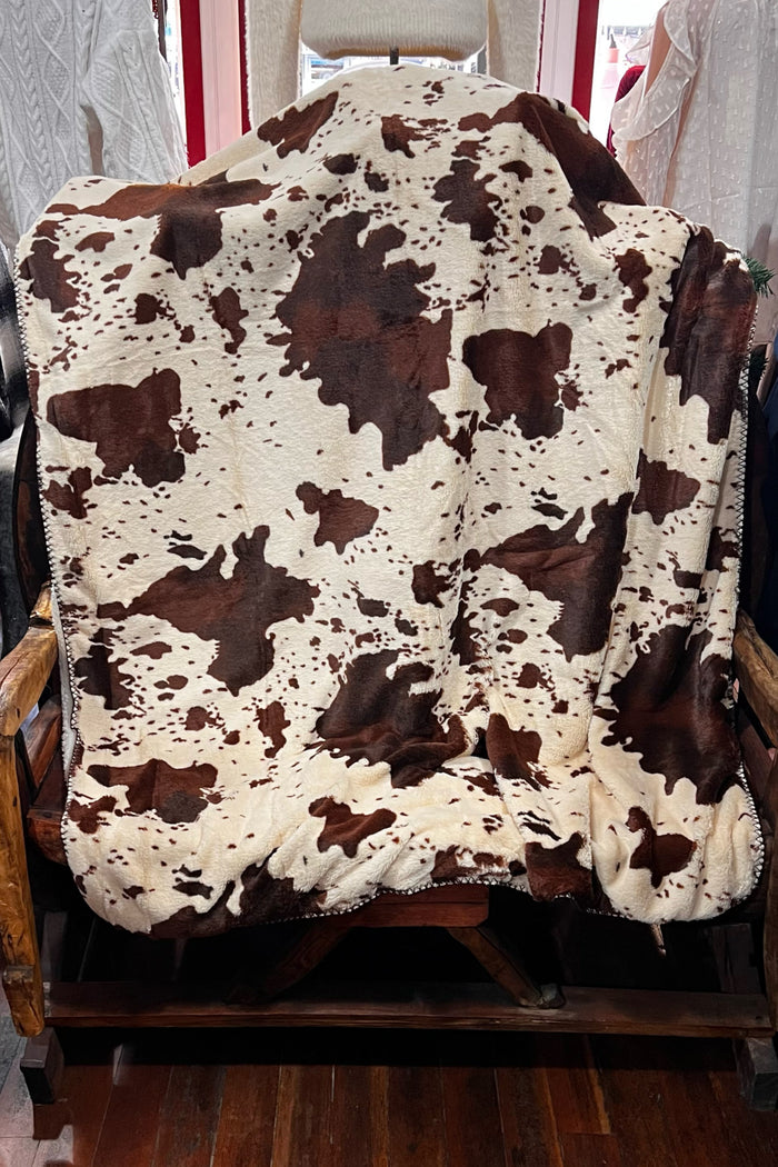 Gallop 'n Glitz | Trendy Men's & Women's Apparel, Denim & Accessories